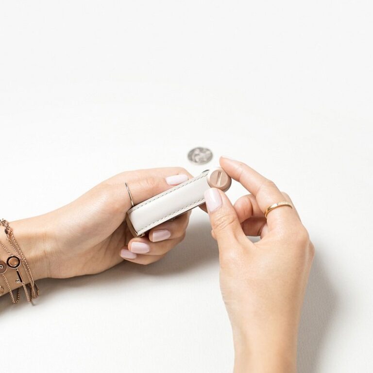 Orbitkey 2.0 Leather Stone & Grey - Make Designed Objects